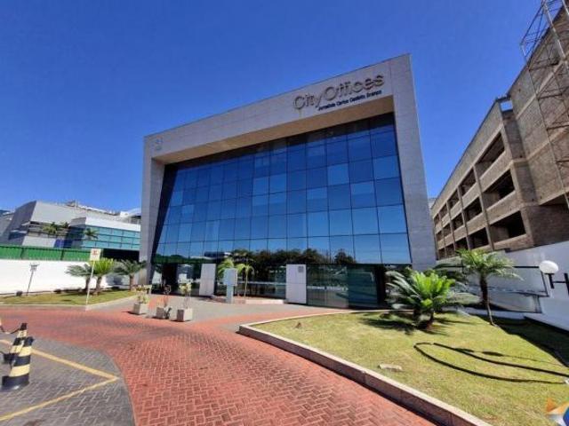 Sala comercial no City Offices SIG Quadra 2 Reformada Aceita permuta