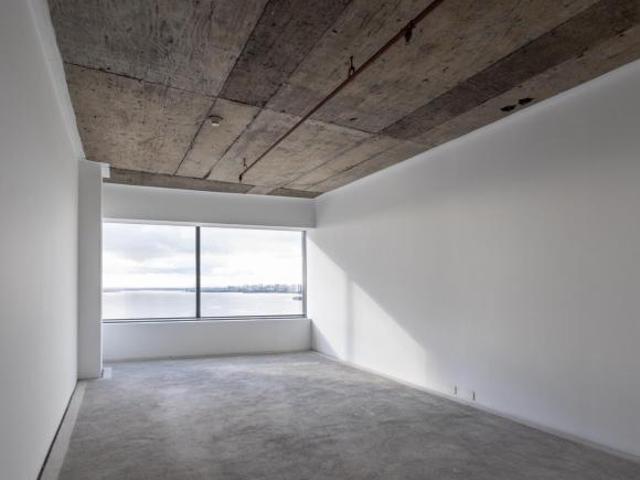 Sala Comercial no Pontal