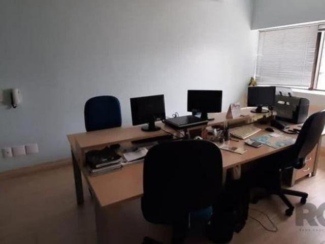 Sala comercial para Comprar com 1 vaga na Cristóvão Colombo