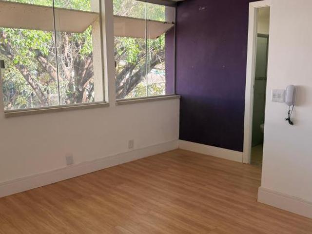 SALA COMERCIAL REFORMADA