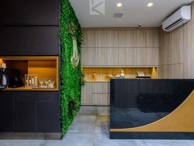 Sala Comercial Reformada no Sudoeste – Platinum Mall – Pronta para Uso Imediato
