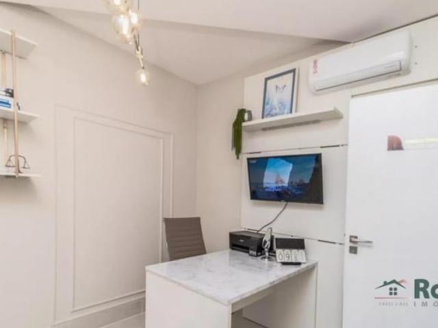 Sala Comercial semimobiliada para Venda, com 5 ambientes, localizado na Av. Isaque Póvoas, no Edifíc
