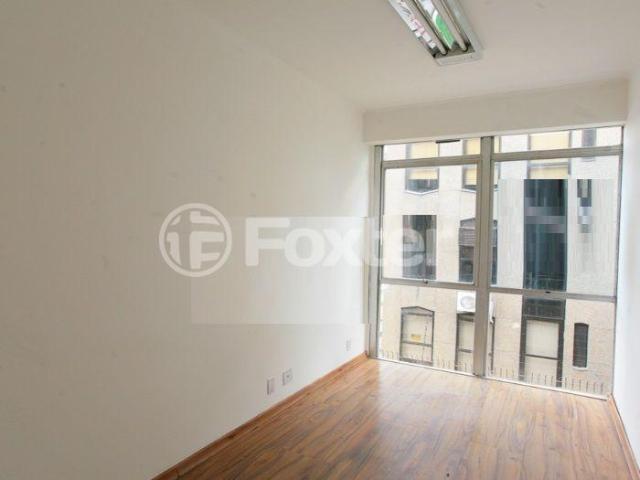 Sala / Conjunto Comercial em condomínio em Porto Alegre