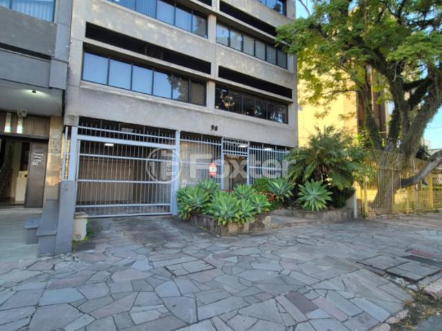 Sala / Conjunto Comercial em condomínio em Porto Alegre