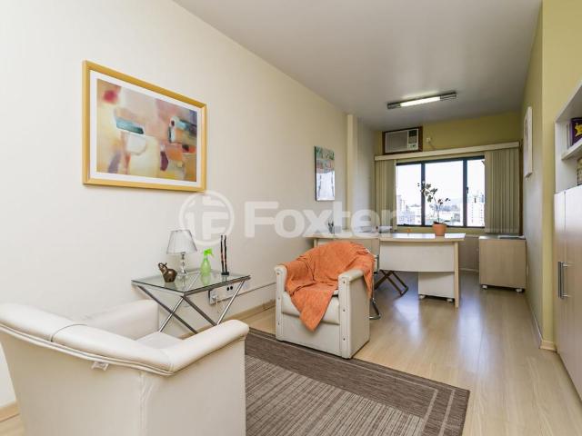 Sala / Conjunto Comercial em condomínio em Porto Alegre