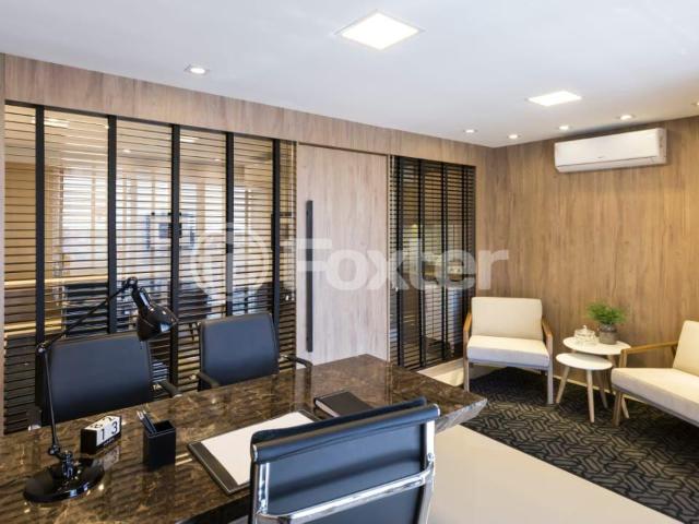 Sala / Conjunto Comercial em condomínio em Porto Alegre