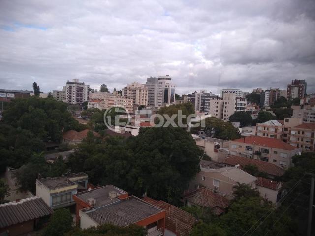 Sala / Conjunto Comercial em condomínio em Porto Alegre