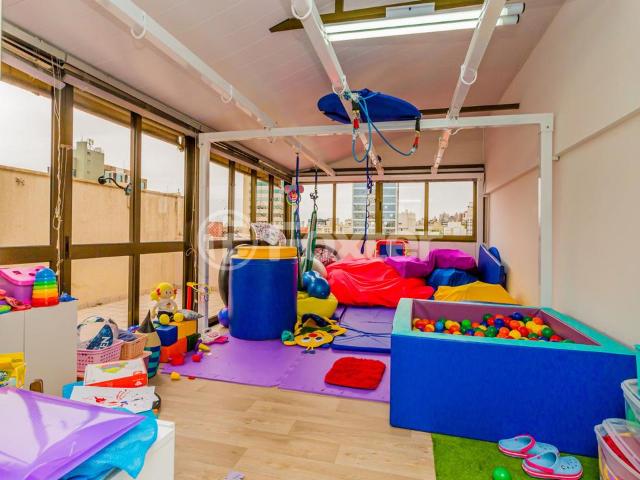 Sala / Conjunto Comercial em condomínio em Porto Alegre