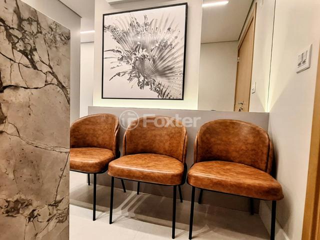 Sala / Conjunto Comercial em condomínio em Porto Alegre