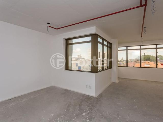 Sala / Conjunto Comercial em condomínio em Porto Alegre