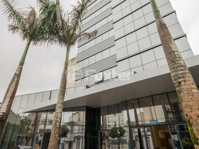 Sala / Conjunto Comercial em condomínio em Porto Alegre