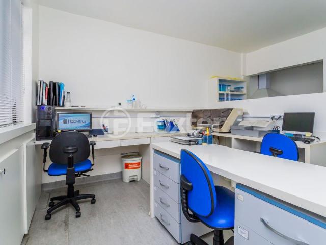 Sala / Conjunto Comercial em Porto Alegre