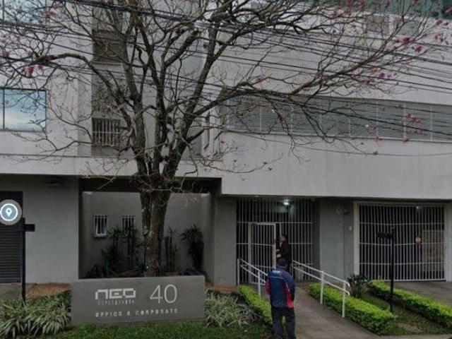 Sala de alto padrão, 52 m², vaga de garagem, Bairro Passo da Areia, mobiliada