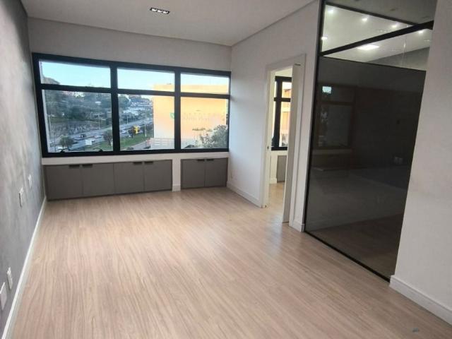 Sala em Bosque do Vianna, Cotia/SP de 53m² para locação R$ 3.000,00/mes