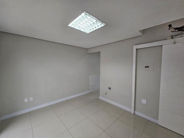 Sala em Centro, Itajaí/SC de 32m² para locação R$ 3.200,00/mes