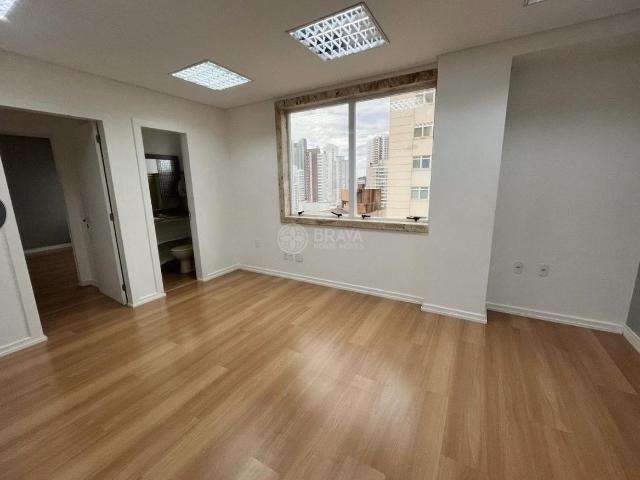Sala em Centro, Itajaí/SC de 34m² 2 quartos para locação R$ 1.980,00/mes
