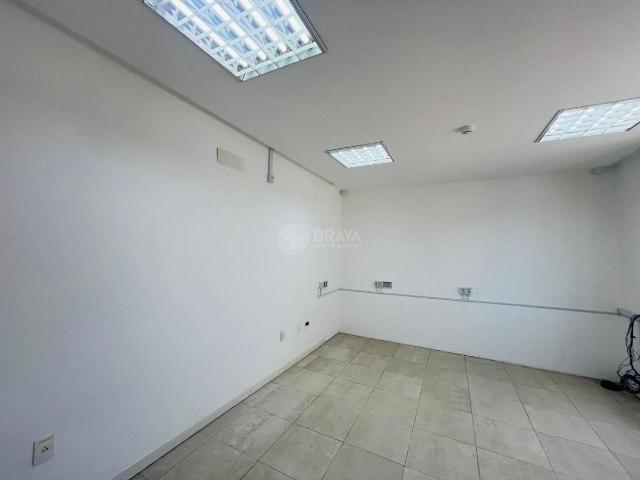 Sala em Centro, Itajaí/SC de 35m² 2 quartos para locação R$ 1.980,00/mes
