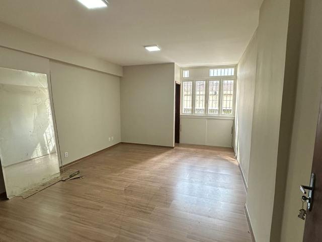 Sala em Centro, Petrópolis/RJ de 25m² à venda por R$ 349.900,00
