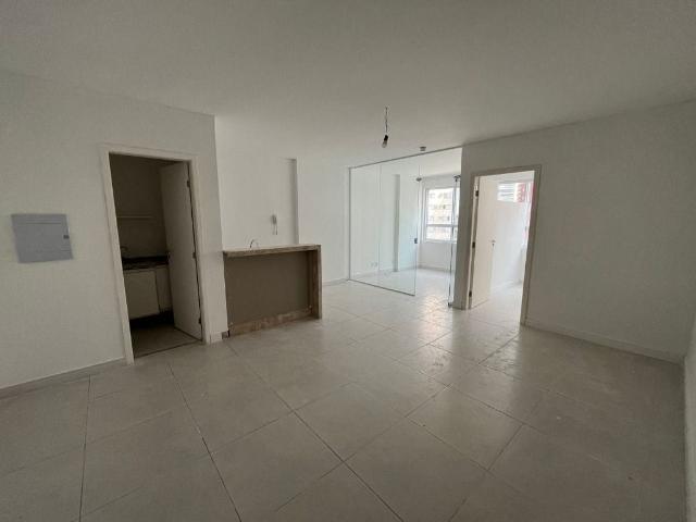 Sala em Gleba Fazenda Palhano, Londrina/PR de 48m² à venda por R$ 649.900,00