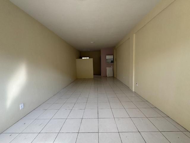 Sala em Itaipu, Niterói/RJ de 35m² para locação R$ 1.300,00/mes