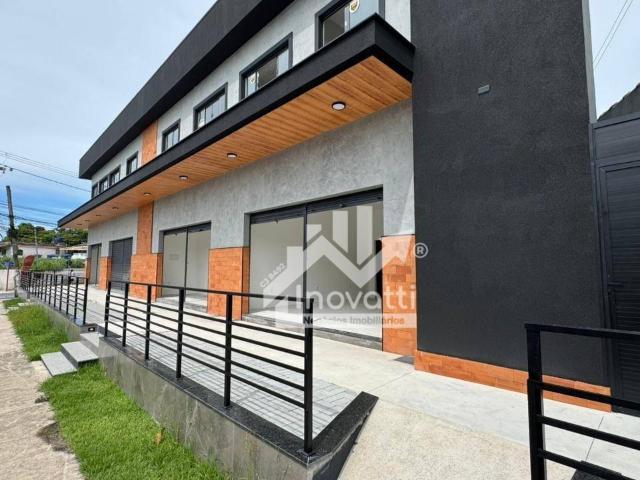 Sala em Itapeba, Maricá/RJ de 32m² para locação R$ 1.700,00/mes
