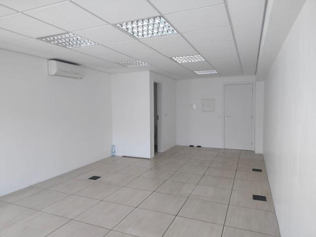 Sala em Lageadinho, Cotia/SP de 37m² para locação R$ 2.500,00/mes