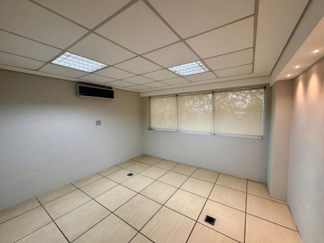 Sala em Lageadinho, Cotia/SP de 38m² para locação R$ 2.500,00/mes