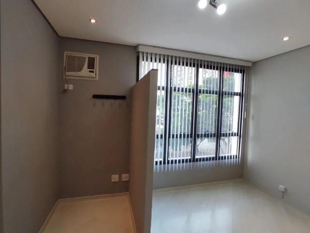 Sala em Parque Residencial Aquarius, São José dos Campos/SP de 37m² para locação R$ 2.300,00/mes
