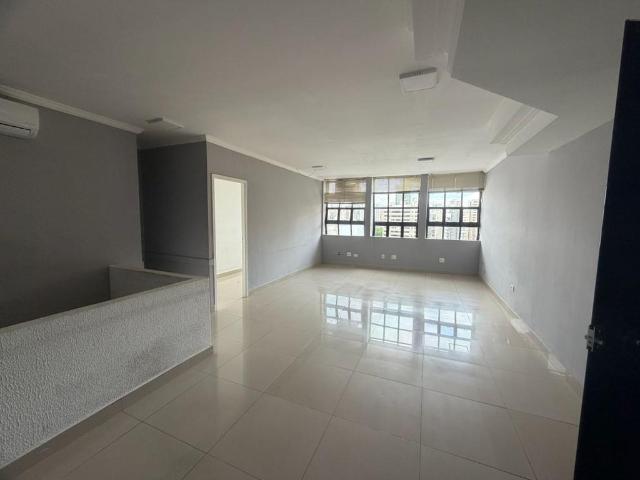 Sala em Vila Itapura, Campinas/SP de 110m² para locação R$ 2.500,00/mes