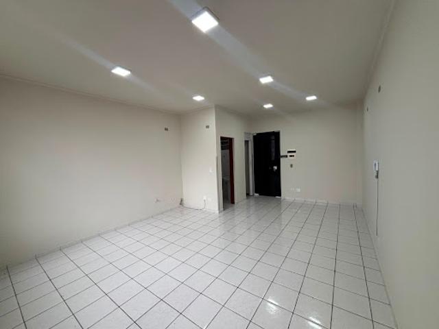 Sala em Vila Matias, Santos/SP de 32m² para locação R$ 2.500,00/mes