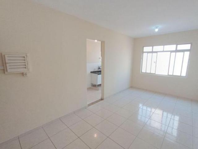 Sala living para vender de 39m² com garagem, ampla na quadra da praia Embaré Santos SP!