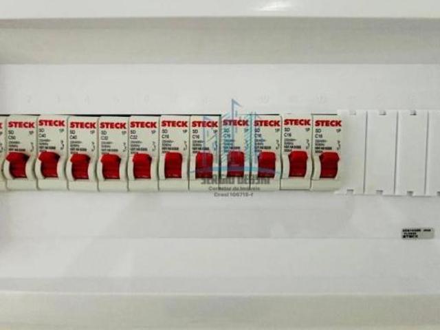 Sala living reformado à venda. Uma quadra da praia do Embaré em Santos SP