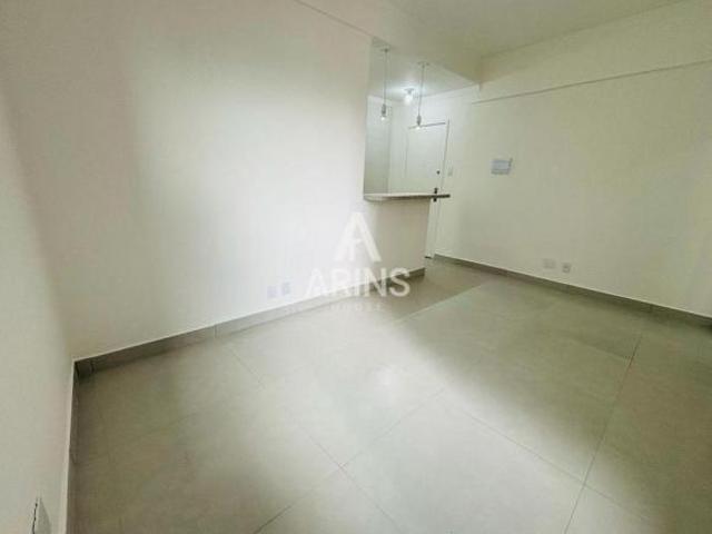 Sala Living Reformada no Embaré a 1 Quadra da Praia