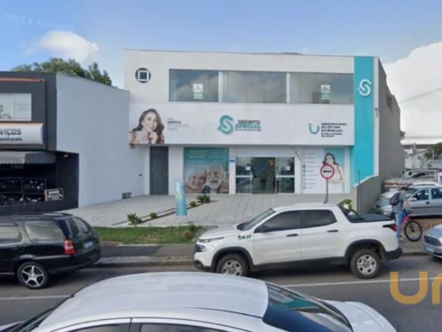 Sala/Conjunto Comercial no Novo Mundo de 140 m²