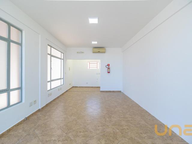 Sala/Conjunto Comercial no Orleans de 81.2 m²