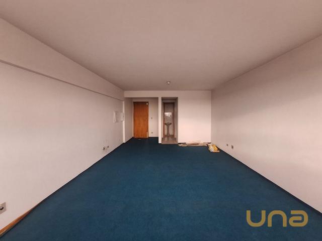 Sala/Conjunto Comercial no Pinheirinho de 50 m²
