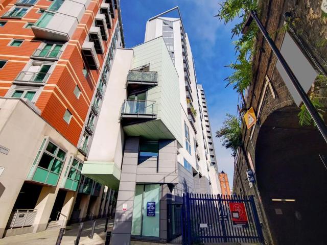 Salamanca Place, SE1, Vauxhall. 1 bed flat to rent £2,200 pcm £508 pw