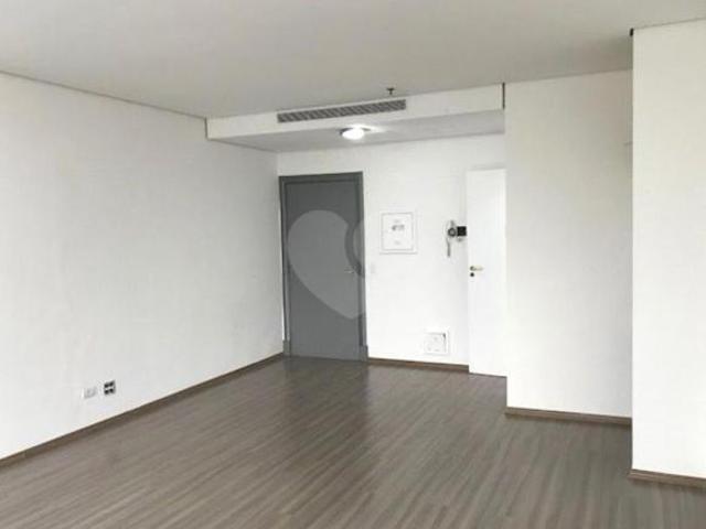 Salas à venda em Cidade monções SP