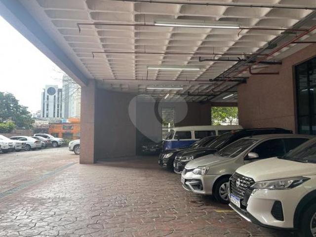 Salas à venda em Cidade Monções SP