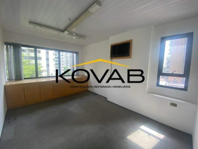 Salas comerciais conjugadas 156m² 6 ambientes de salas 4 vagas de garagem