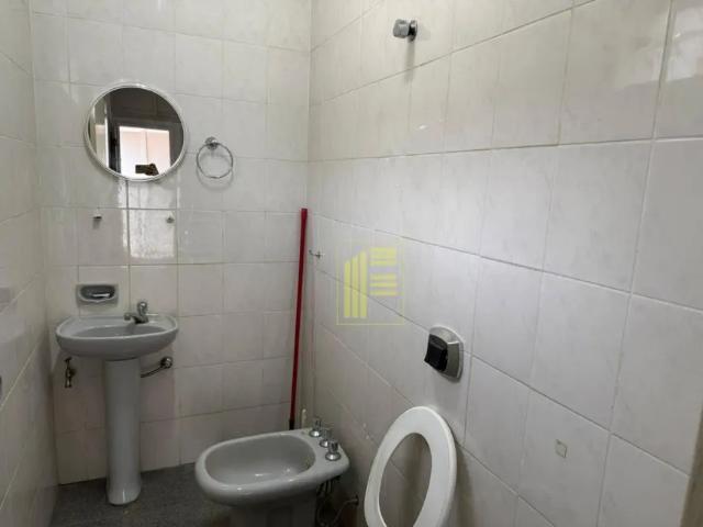 Salas comerciais para locação no bairro Boa Vista Contendo recepção + 4 salas, 5 banheiros, seguranç
