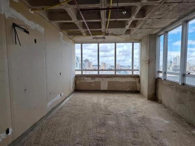 Salas de 35m², no andar alto, posição de canto e voltadas para o nascente