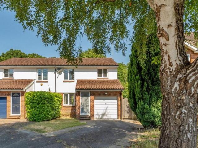 Salcombe Close, Valley Park. 3 bed semi detached house to rent £1,550 pcm £358 pw