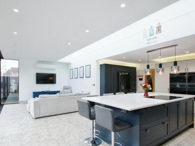 Salcombe Drive, Glenfield, 4 Bedroom Detached
