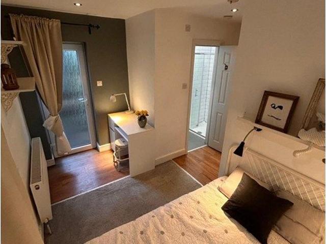 Salcombe Gardens, London NW7, Studio to rent, £1,350 pcm | PrimeLocation