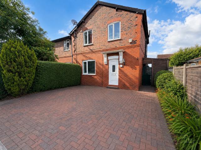 SALE, M33 3 bed end of terrace house to rent £1,550 pcm £358 pw