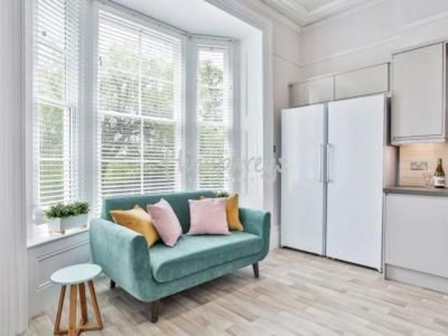 Sale Hill, S10 5BX