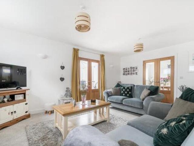 sale Kew Noweth, Mount Pleasant R, 3 Bedroom Detached