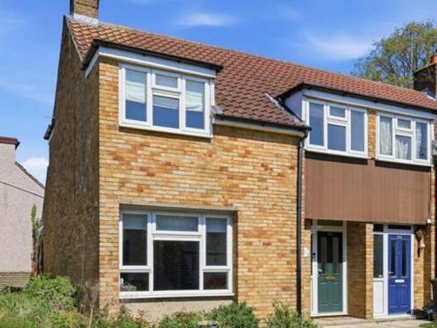 Salesbury Drive, Billericay, 3 Bedroom End