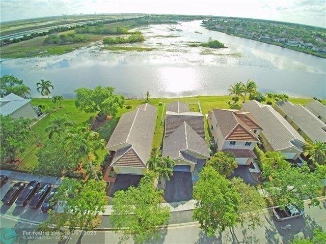 Salerno Cir, Weston, Home For Sale